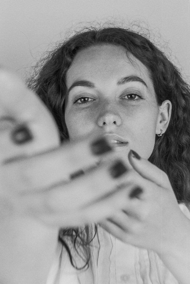 FR_Yoann Leveque_PotsdamKino100_Petzval58_Model Clara Eon (3) | ProfiFoto