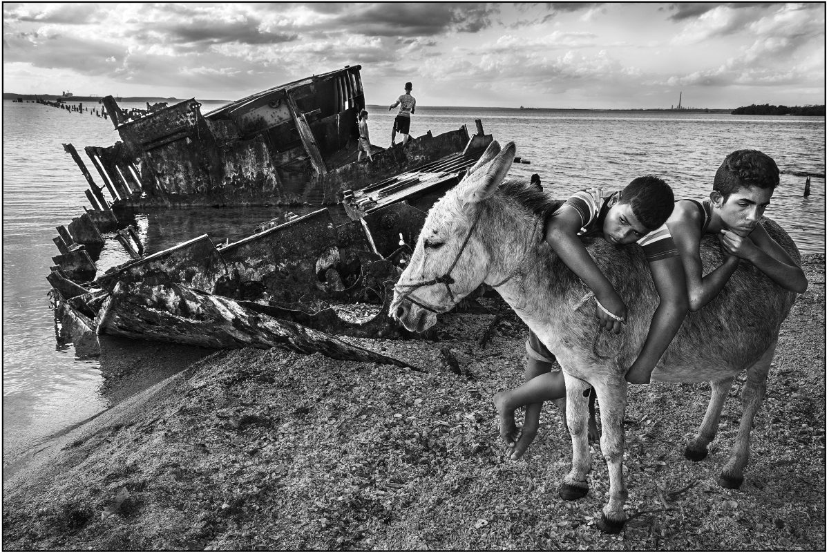CAPITIS Studios / Berlin:Raúl Cañibano – Esencia | ProfiFoto